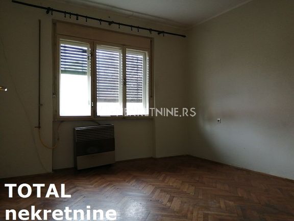 Šestosobna kuća NOVI SAD, 190550€