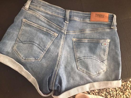 NOVO Tommy Hilfiger sorts teksas 25/26