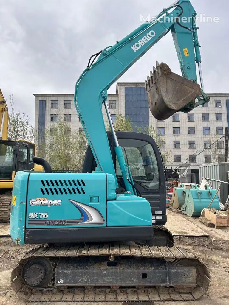 Kobelco SK75-8 bager guseničar