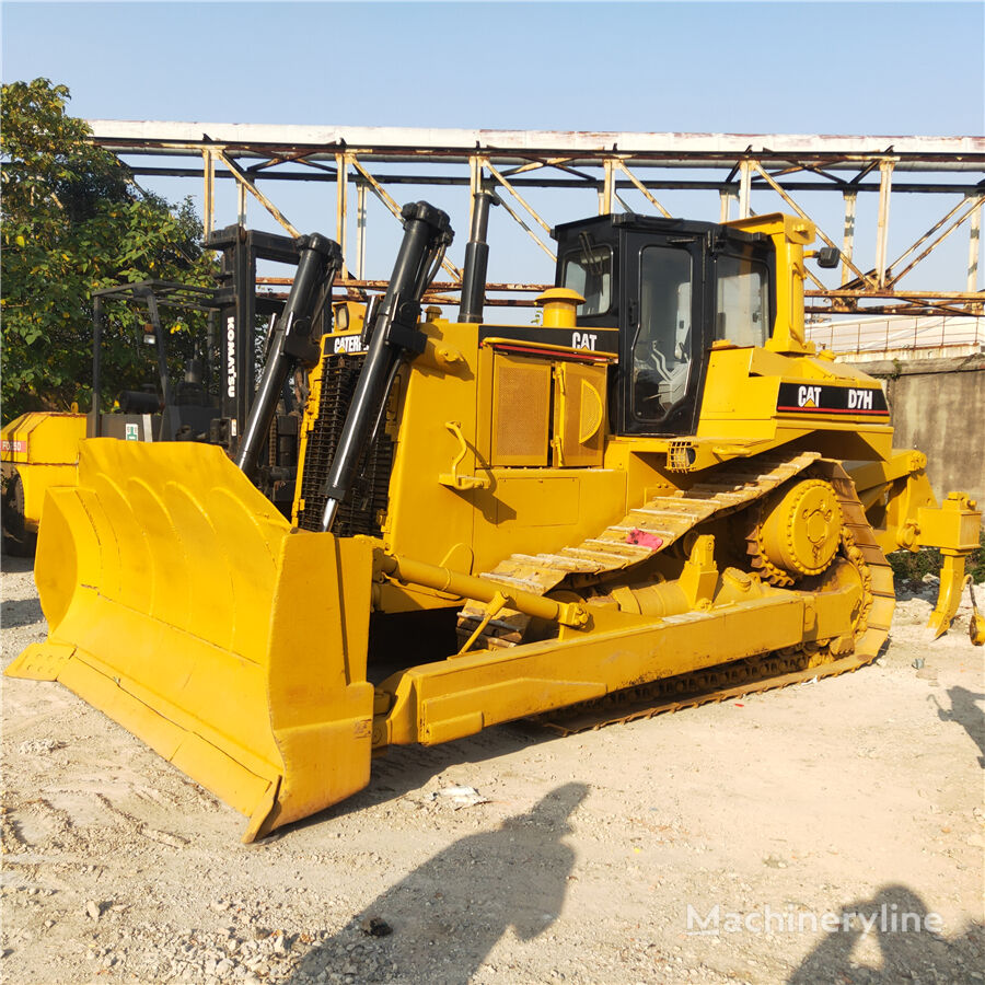 Caterpillar D7H buldožer