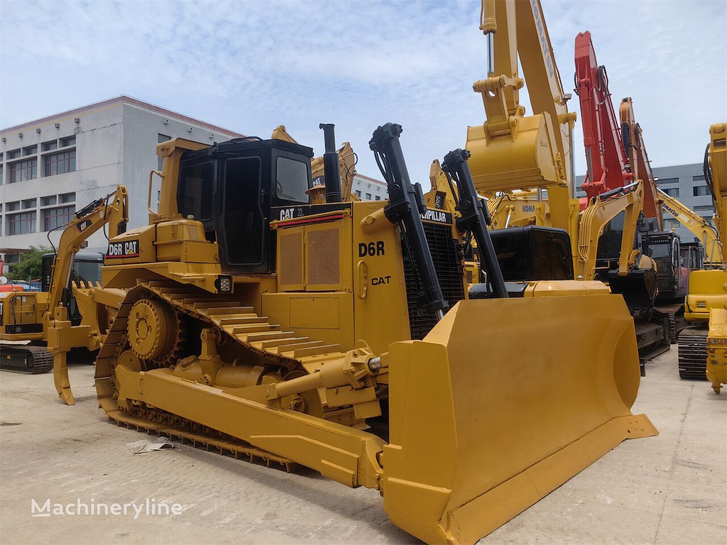 Caterpillar D6R buldožer