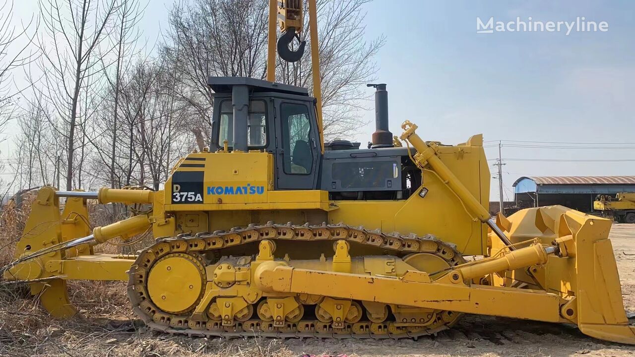 Komatsu D375A buldožer