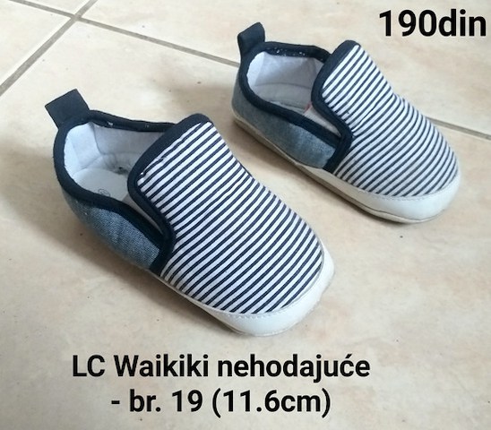 LC Waikiki nehodajuće patike za bebe br. 19