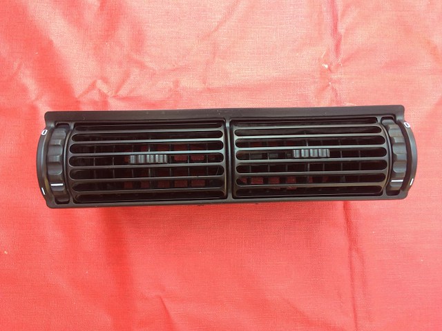 Centralna rešetka ventilacije za BMW e30