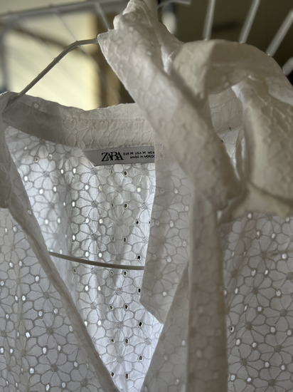 Zara cipkana haljina NOVO