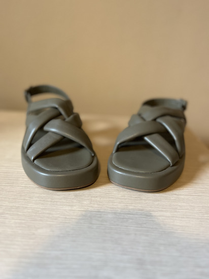 Nove zelene sandale 38