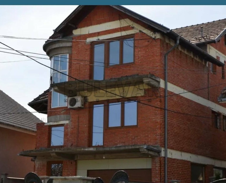 Kuća u Kragujevcu, Pivara - kuća 519 m2, plac 487 m2