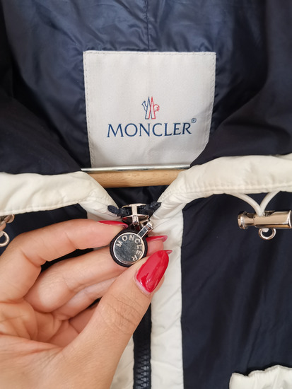 Moncler Mantil