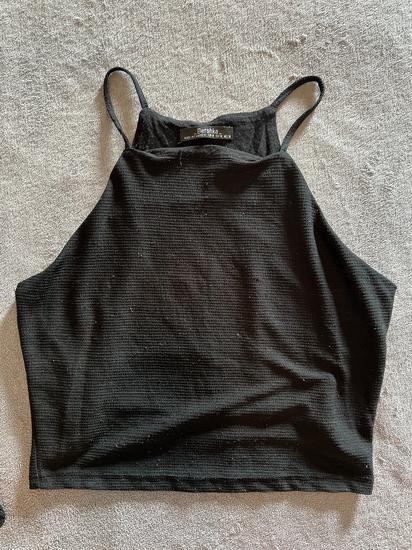 Bershka crni crop top