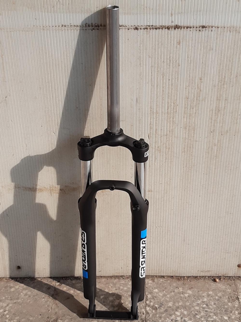 Prednji amortizer Suntour XCE28 za 27.5" točak