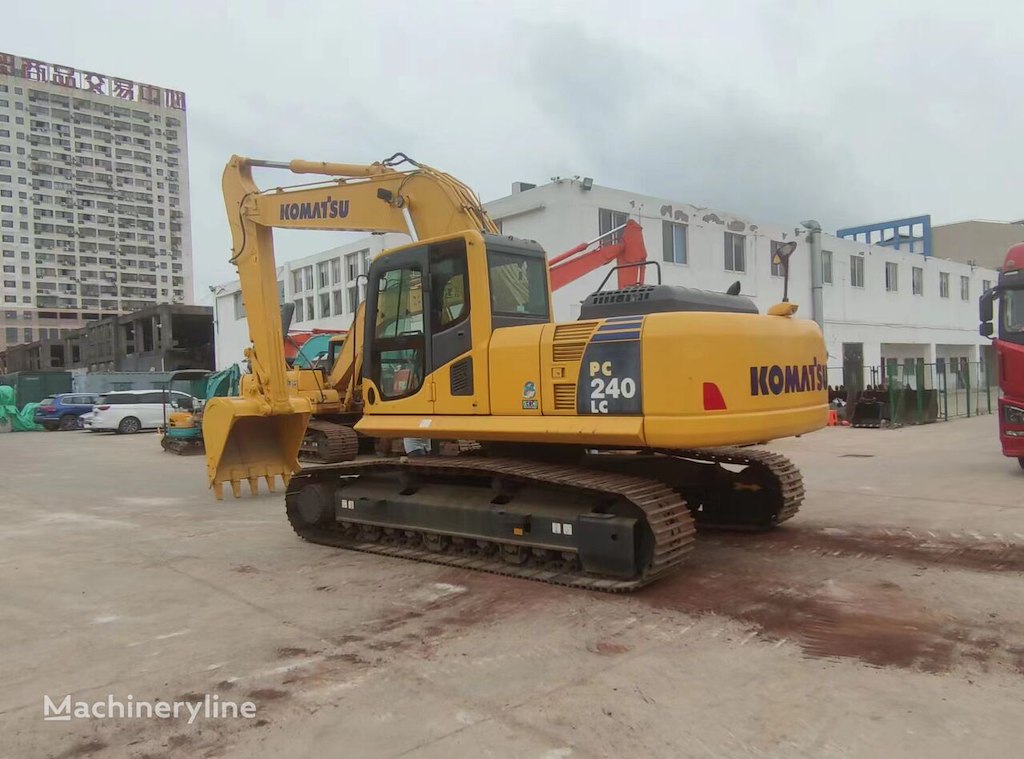 Komatsu PC240LC bager guseničar