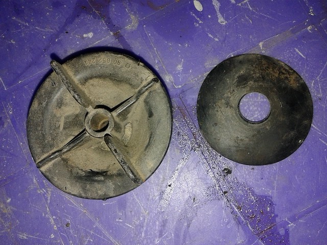 SRAF ZA PRITEZANJE REZERNOG TOCKA OPEL KADETA SUZE