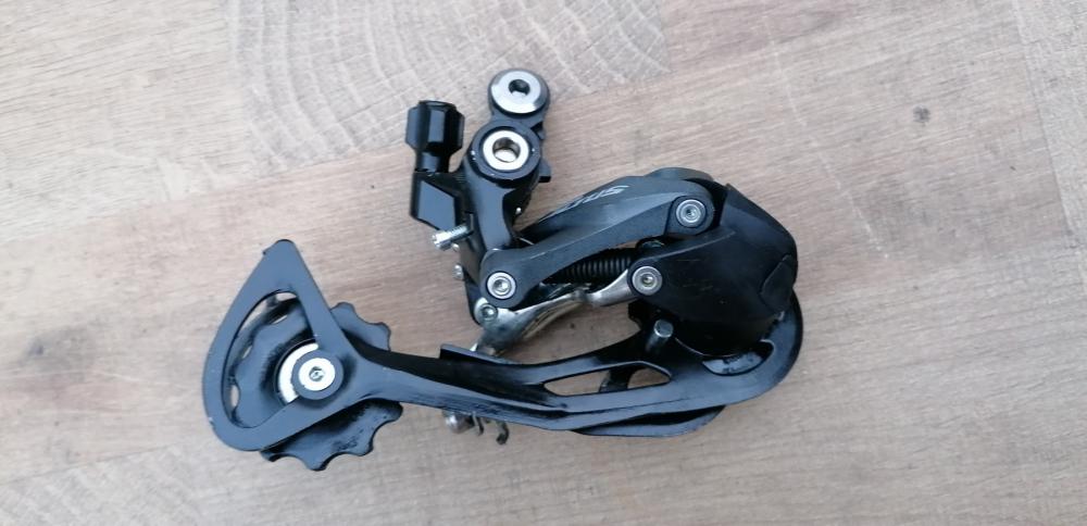 Zadnji menjač Shimano Altus RD-M2000 9s