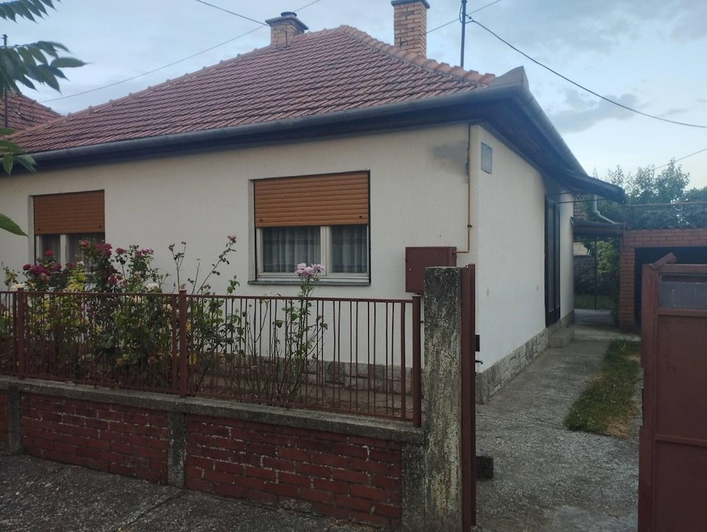 SOMBOR - Kuća 74 m2 na parceli od 397 m2