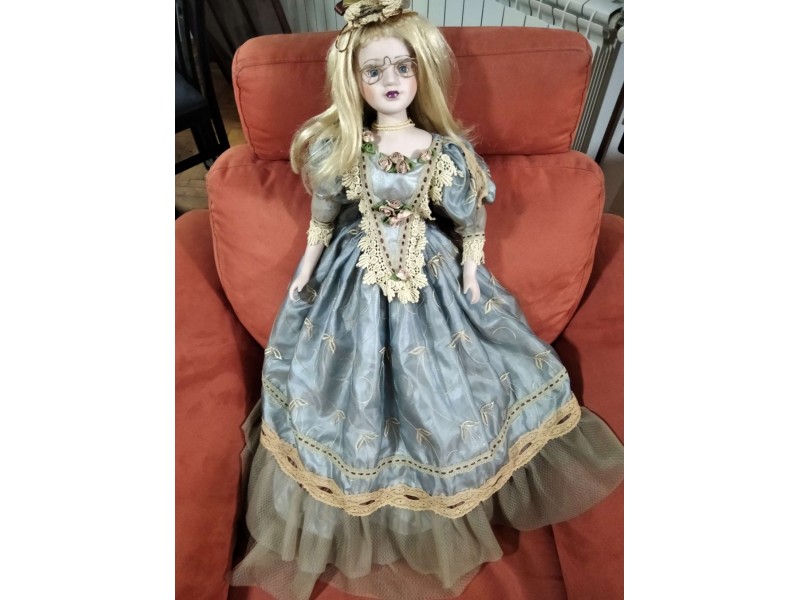 Porcelanska lutka-70 cm