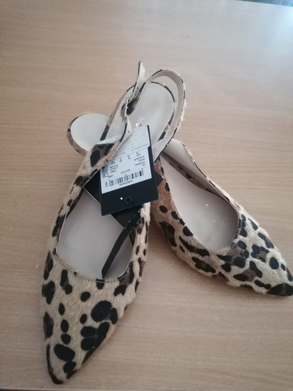 Nove sandale