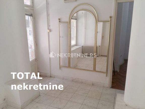 LOKAL NOVI SAD, 160680€