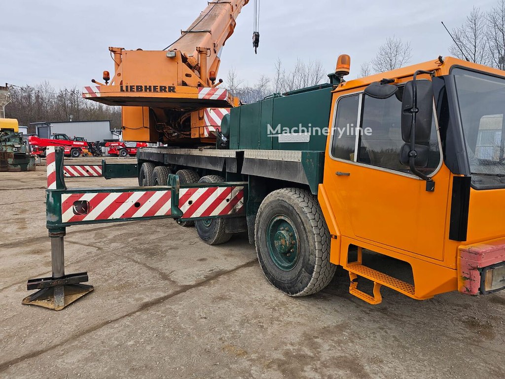 Liebherr LTM 1090 pokretna dizalica