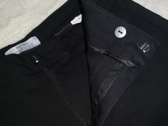 Bershka pantalone snizeno 1000