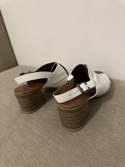 Bele sandale 41