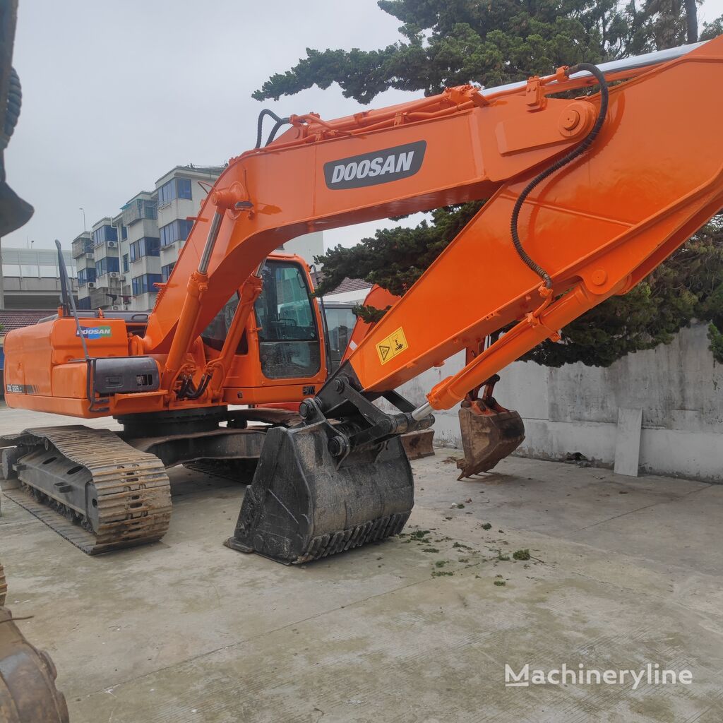 Doosan DX225LC-7 bager guseničar