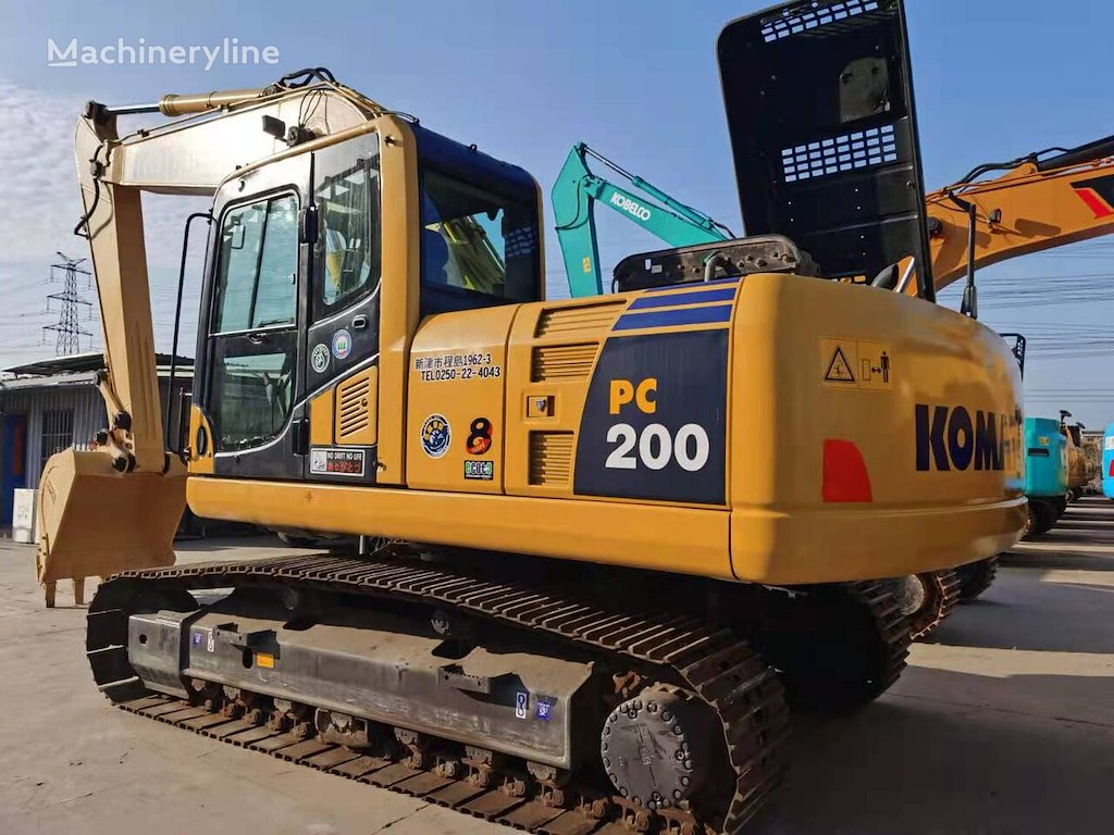 Komatsu PC200-8 bager guseničar