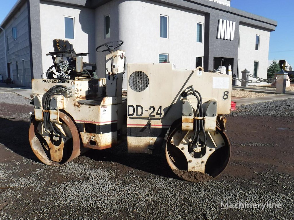 Ingersoll Rand DD-24 mali valjak