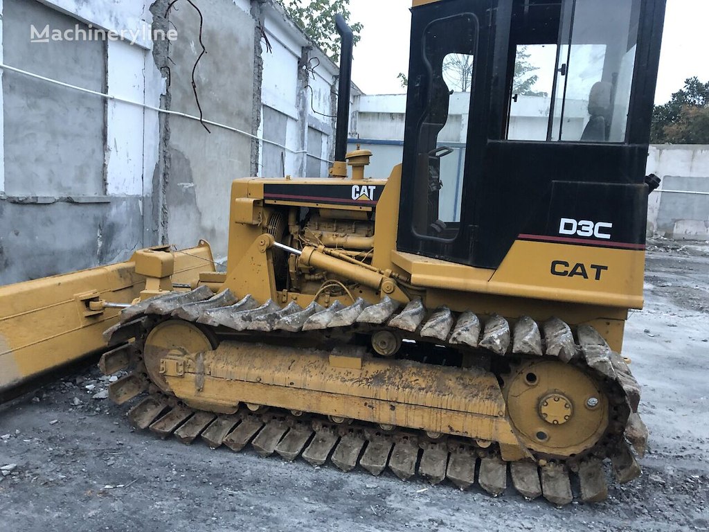 Caterpillar D3C buldožer