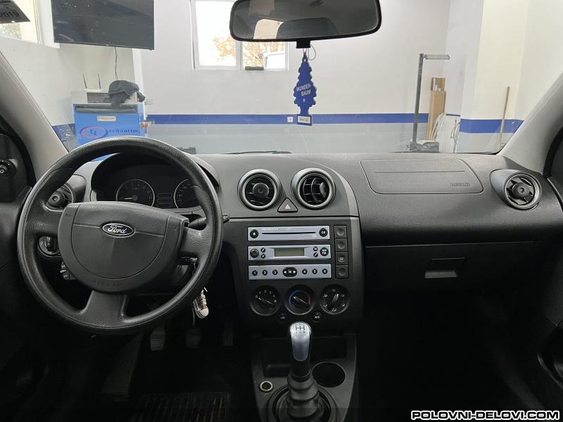 Ford Fiesta Mk5 Enterijer
