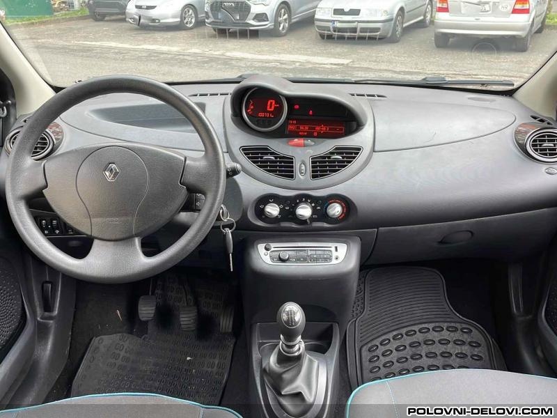 Renault Twingo II Enterijer