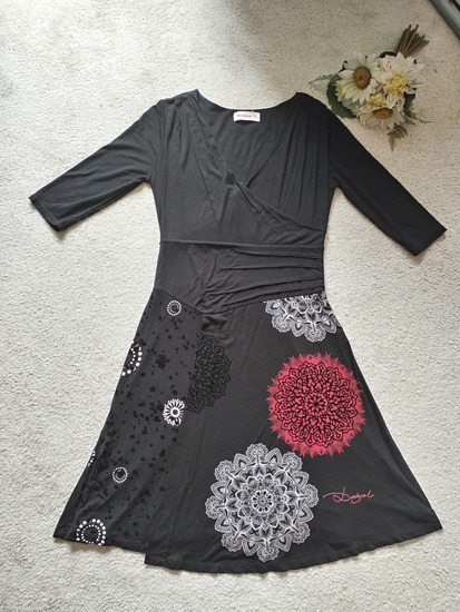 ♫ ♪ ♫ DESIGUAL crna haljina belocrveni detalji