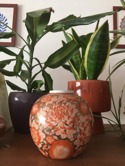 Cvetna ukrasna vaza