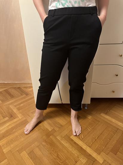 Zara crne pantalone