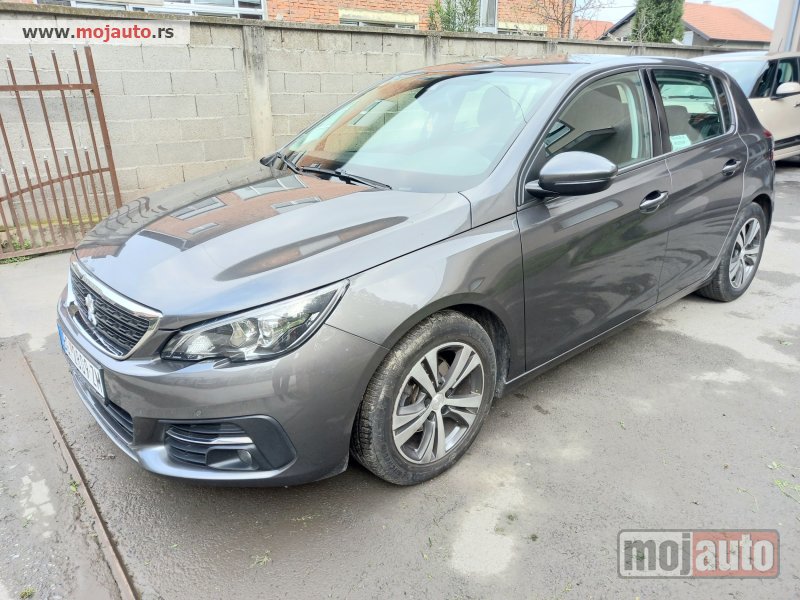 Peugeot 308 1.5 HDI EAT8 REGISTROVAN