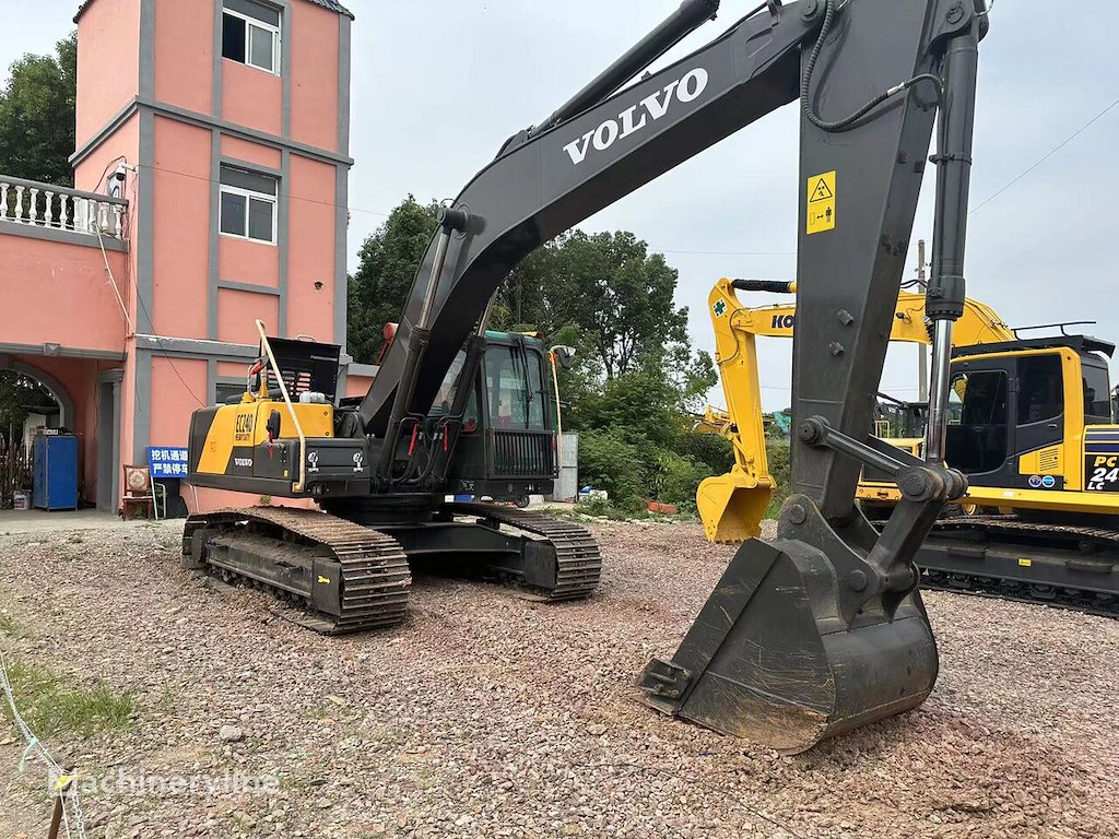 Volvo EC240 bager guseničar