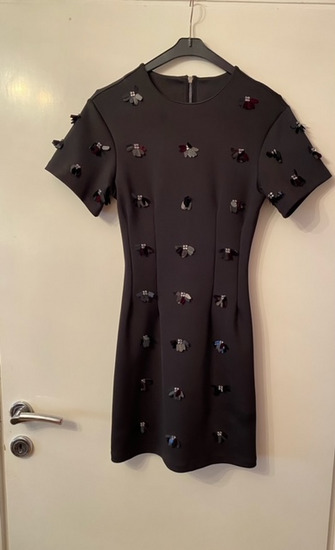 H&M crna haljina sa 3D cvetovima (36)
