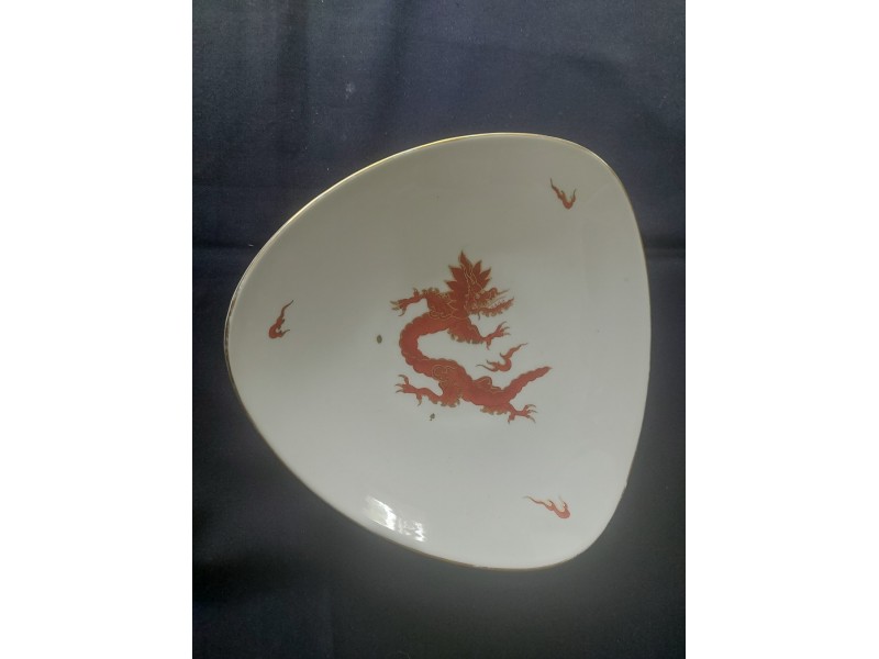 Weimar porcelan cinija – motiv Red dragon