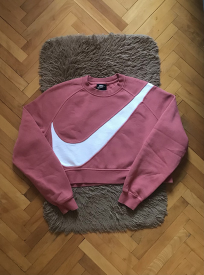 Nike swoosh