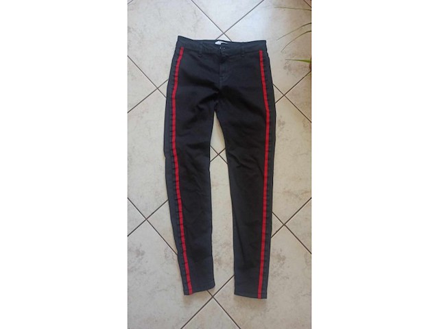 Bershka slim fit farmerke