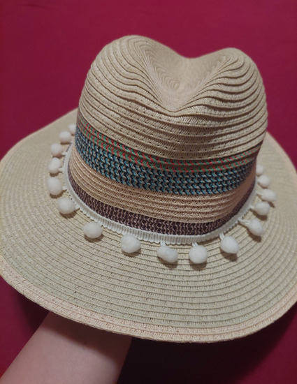 Ženski šešir