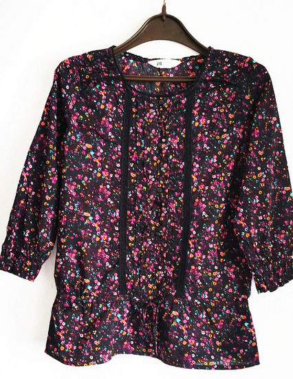 H&M cvetna pamucna bluza za 9/10 godina