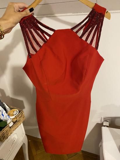 Crvena haljinica svecana