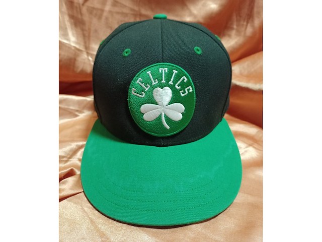 ORIGINAL `ADIDAS` CELTICS kačket XL