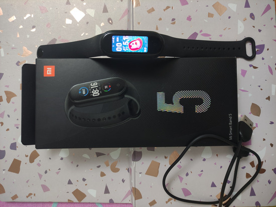 Xiaomi Mi Band 5 pametna narukvica