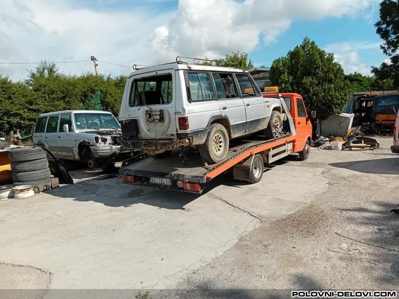 Mitsubishi Pajero 25 Td Kompletan Auto U Delovima