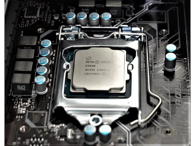 Intel G3930 sedma gen Intela
