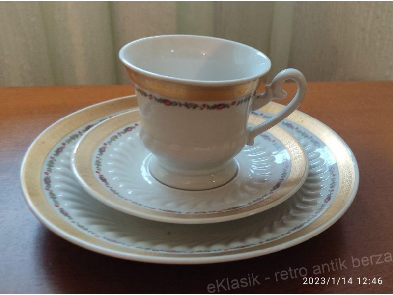 Porcelanska 2 seta za čaj i kolač, Zaječar Yugoslavia