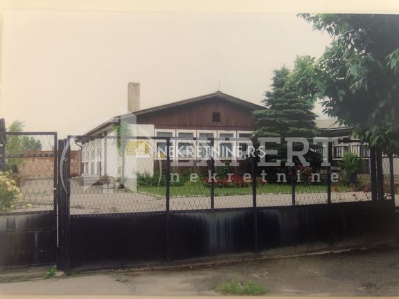 Prodaje se poslovni prostor u Leskovcu, Industrijska zona, 223m2