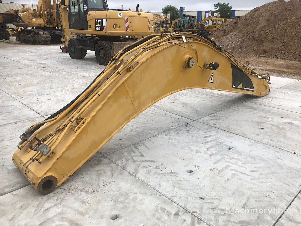 Caterpillar 322B OEM 1372894 strela bagera za bager guseničara