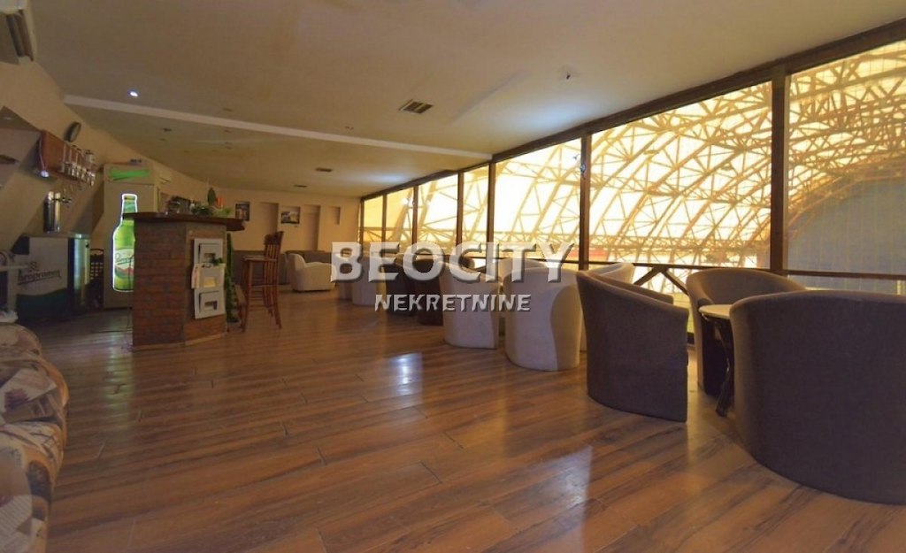 Čukarica, Sremčica, Obrenovacka , 2. 0, 800m2, 130000EUR Balon za fudbal